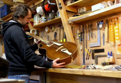 Accueil - Antoine Prabel - Artisan Luthier guitares et instruments à ...